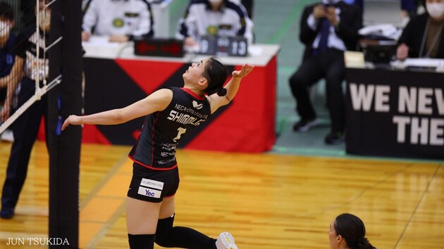プレッシャーを力に！NECレッドロケッツが勝負強さとチーム力を発揮し、V1女子ファイナルステージへの進出を決める！【NECレッドロケッツ】 - スポーツナビ