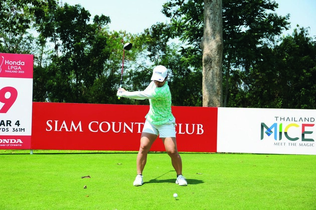 【畑岡奈紗プロドライバー連続写真】まさに教科書！ボールがしっかり捕まるお手本スイング - スポーツナビ