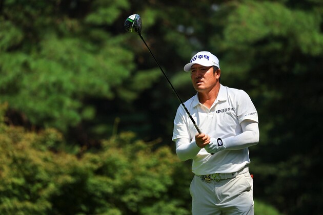 〔日本シニアオープン/1R〕7アンダー単独首位に崔虎星、首位1打差2位に久保谷健一 - スポーツナビ