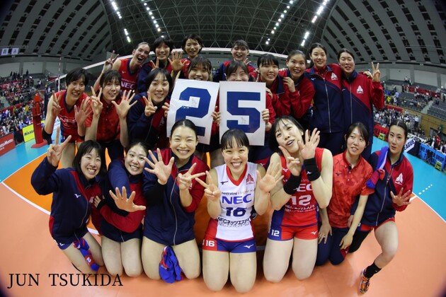 NECレッドロケッツ4位から2位への快進撃！4/22(土)の優勝決定戦へコマを進める！【V1女子 / NECレッドロケッツ】 - スポーツナビ