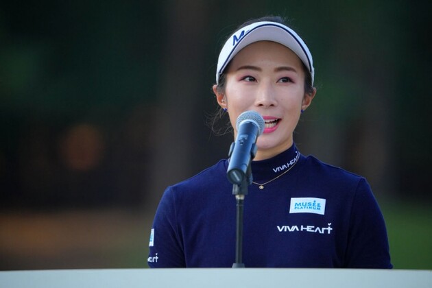 篠崎愛プロ初V 推薦出場に感謝感激 - スポーツナビ